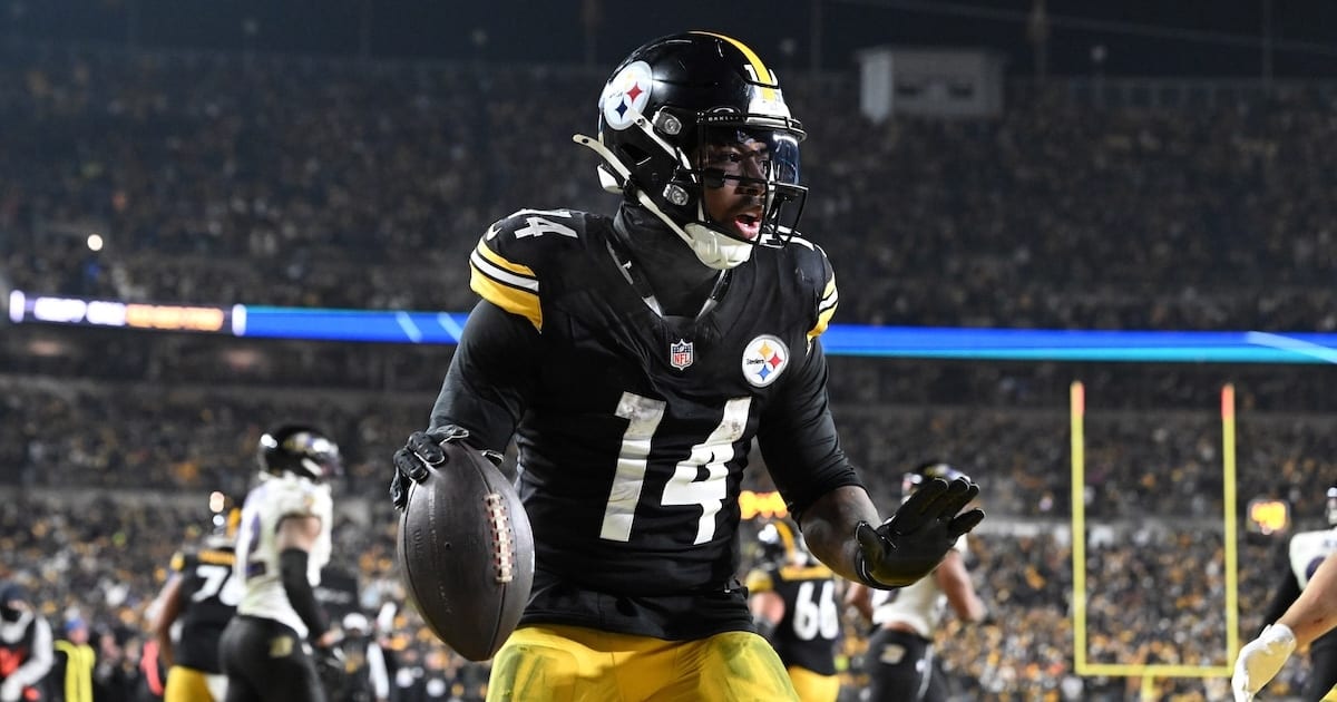 Report: Former Steelers RB Kenneth Gainwell signs deal with Tampa Bay ...