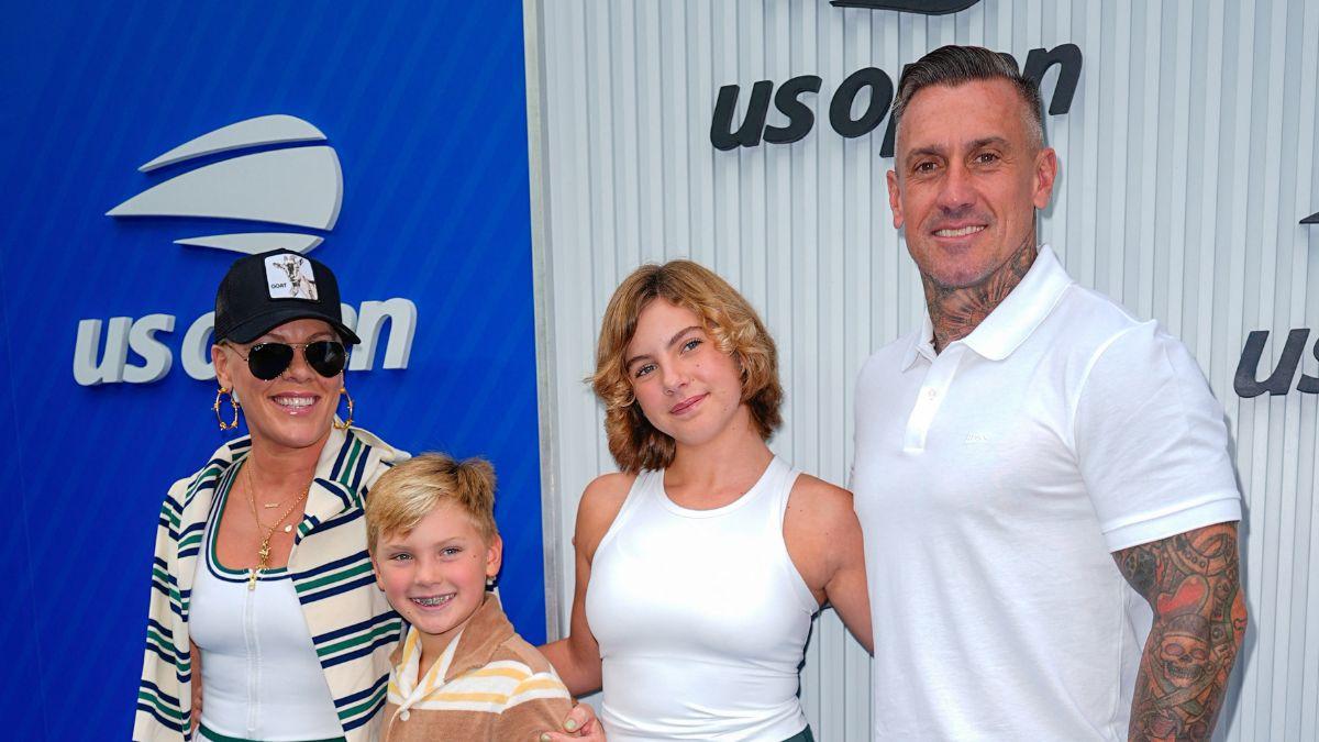 Pink and husband Carey Hart looked 'completely in love' during family ...