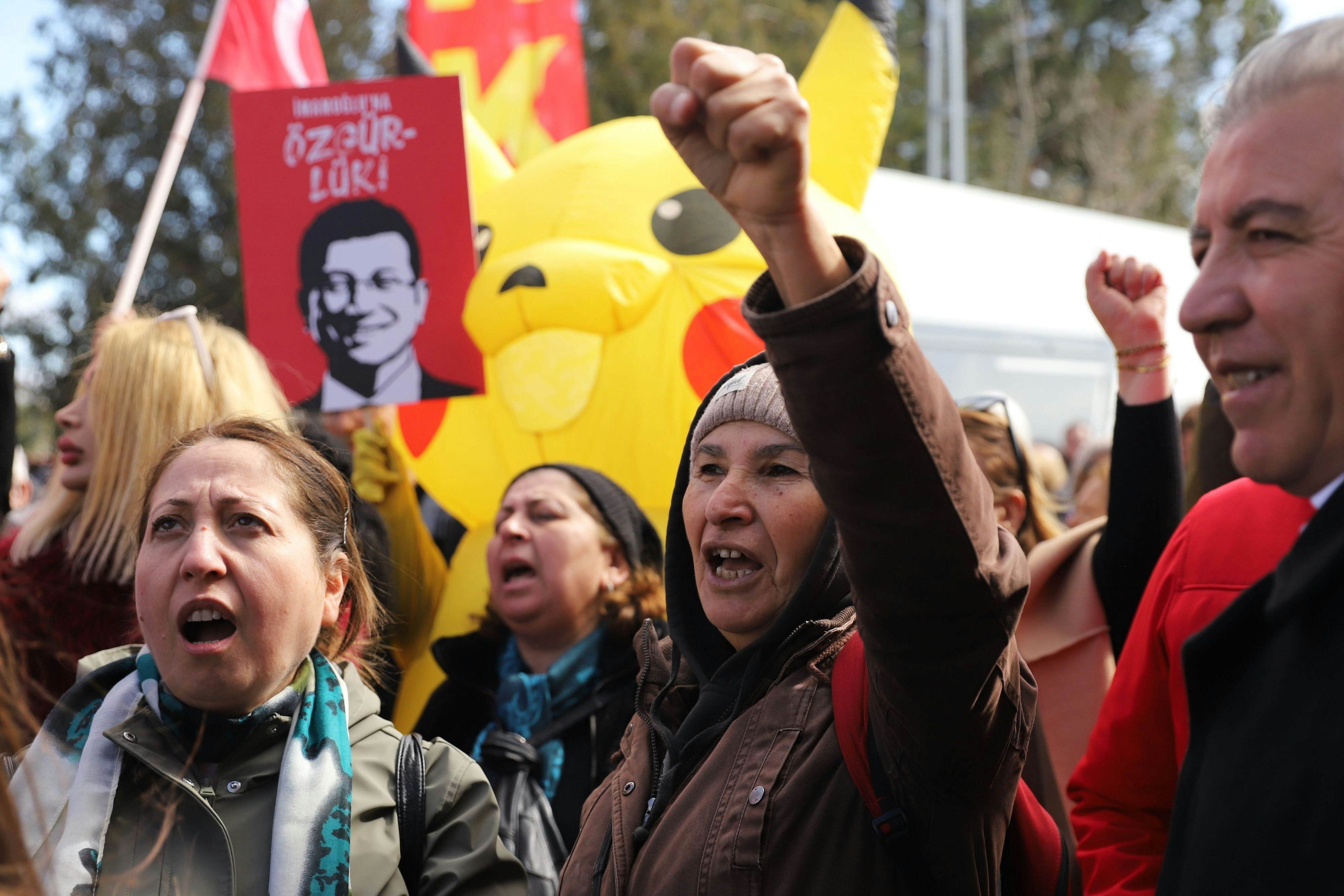 2000 Jahre Haft gefordert: Erdogans Rivale Imamoglu kommt vor Gericht ...