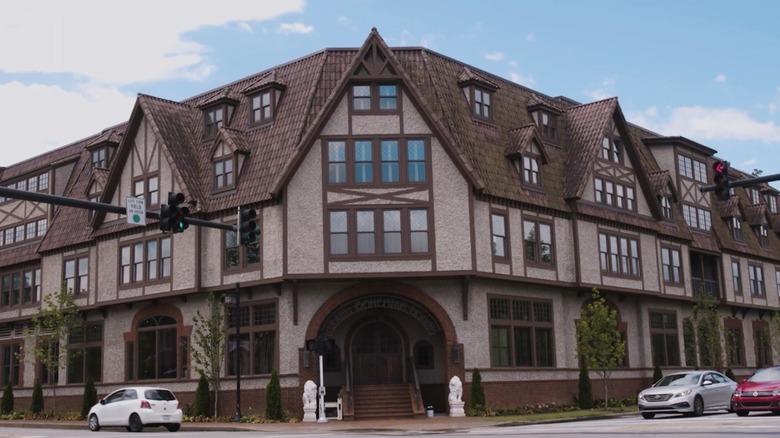 Asheville's 'bohemian' hotel evokes 19th-century European hunting lodge ...