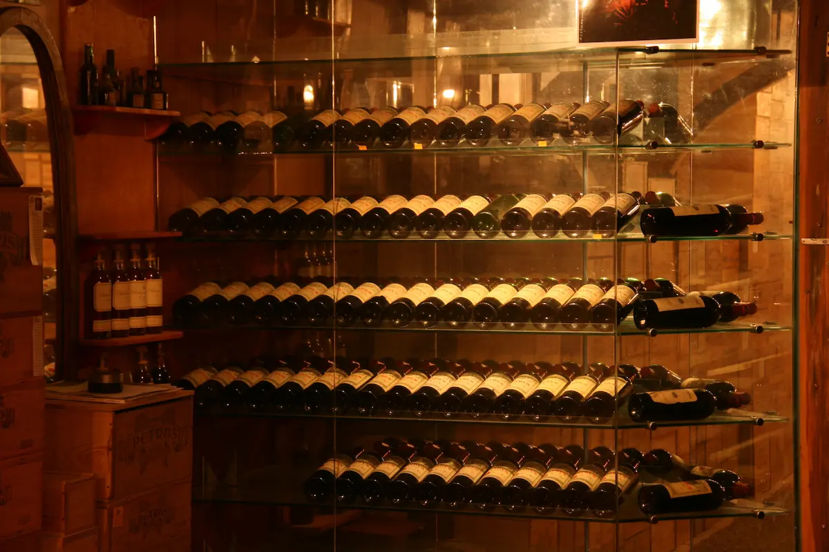 La plus belle cave à vin du monde se cache en France et elle se visite