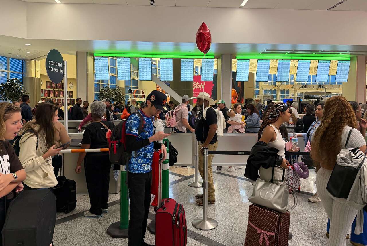 Texas airport sees 3-hour TSA wait times as DHS shutdown disrupts ...