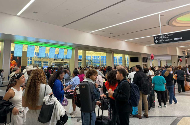 Texas airport sees 3-hour TSA wait times as DHS shutdown disrupts ...