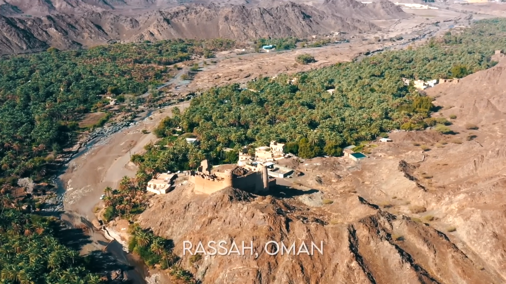 The country no one talks about – Oman's hidden roads