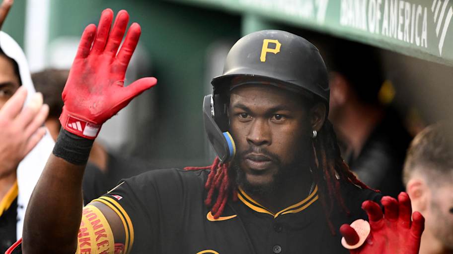 Pirates' Oneil Cruz Smashes Massive Home Run for Dominican Republic