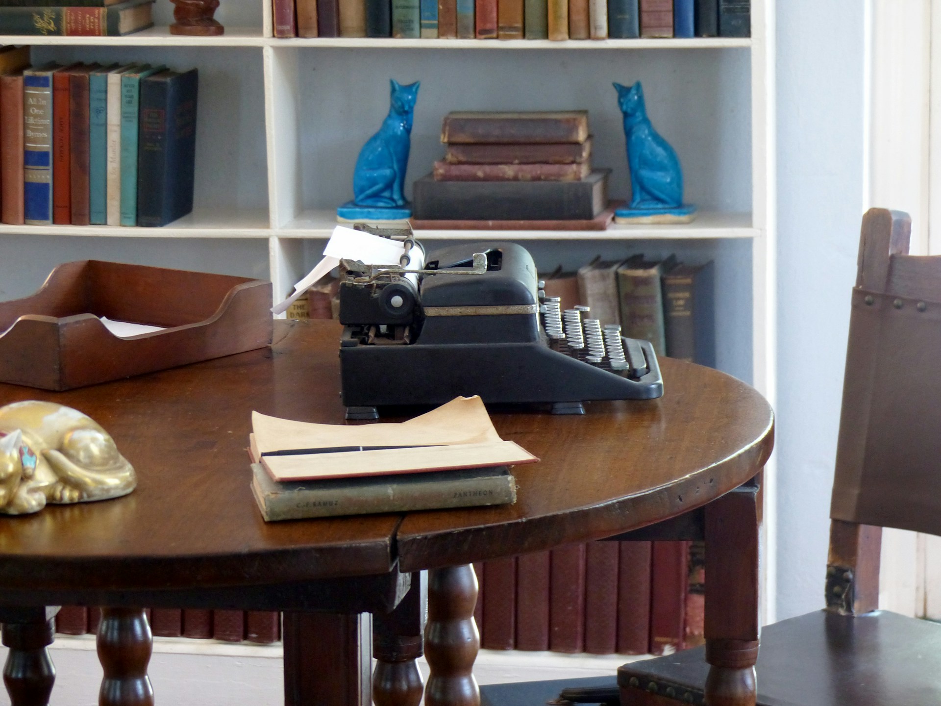 15 vintage items that bring soul to a modern interior