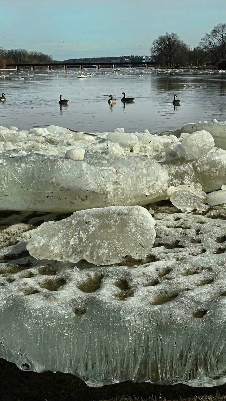 Flooding closes SUNY Schenectady, ice jams clog Mohawk River