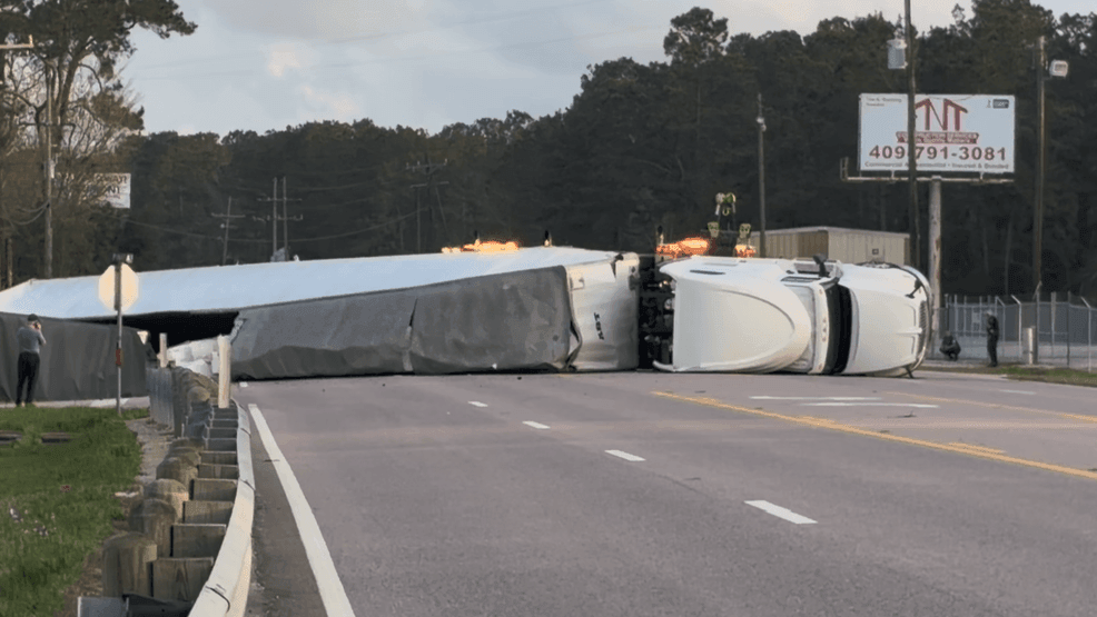 Traffic alert: Highway 69 reopens in Lumberton after 18 wheeler ...