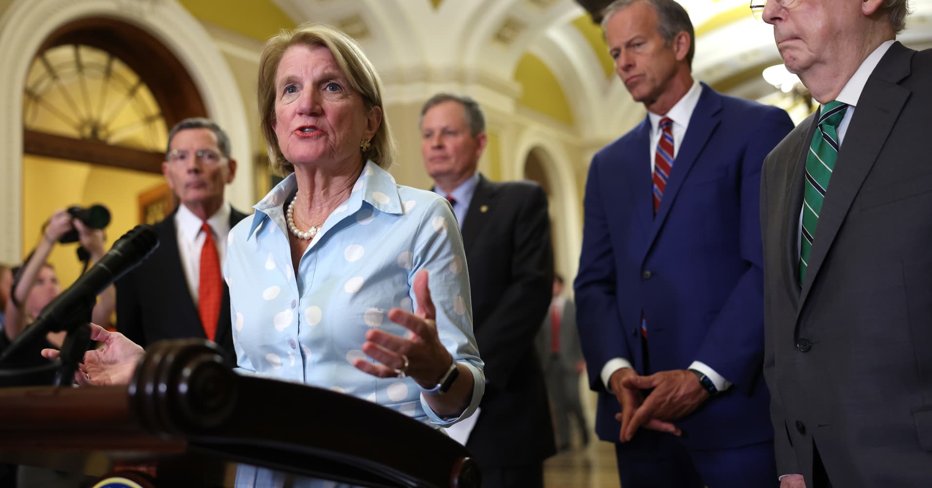 Top permitting-reform Republican, Democratic senators meeting as talks ...