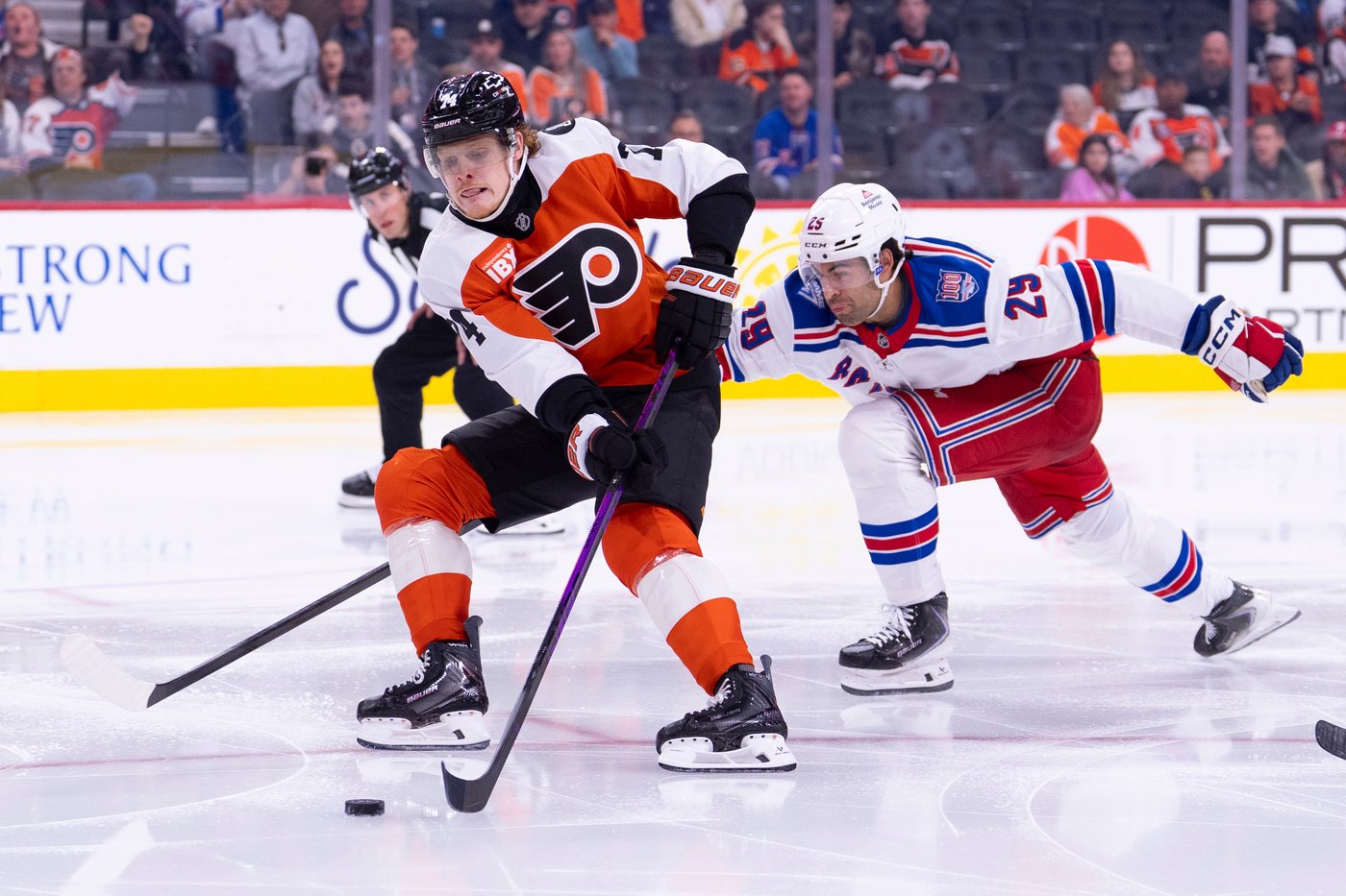 Zibanejad's 3-point game helps Rangers rout Flyers 6-2