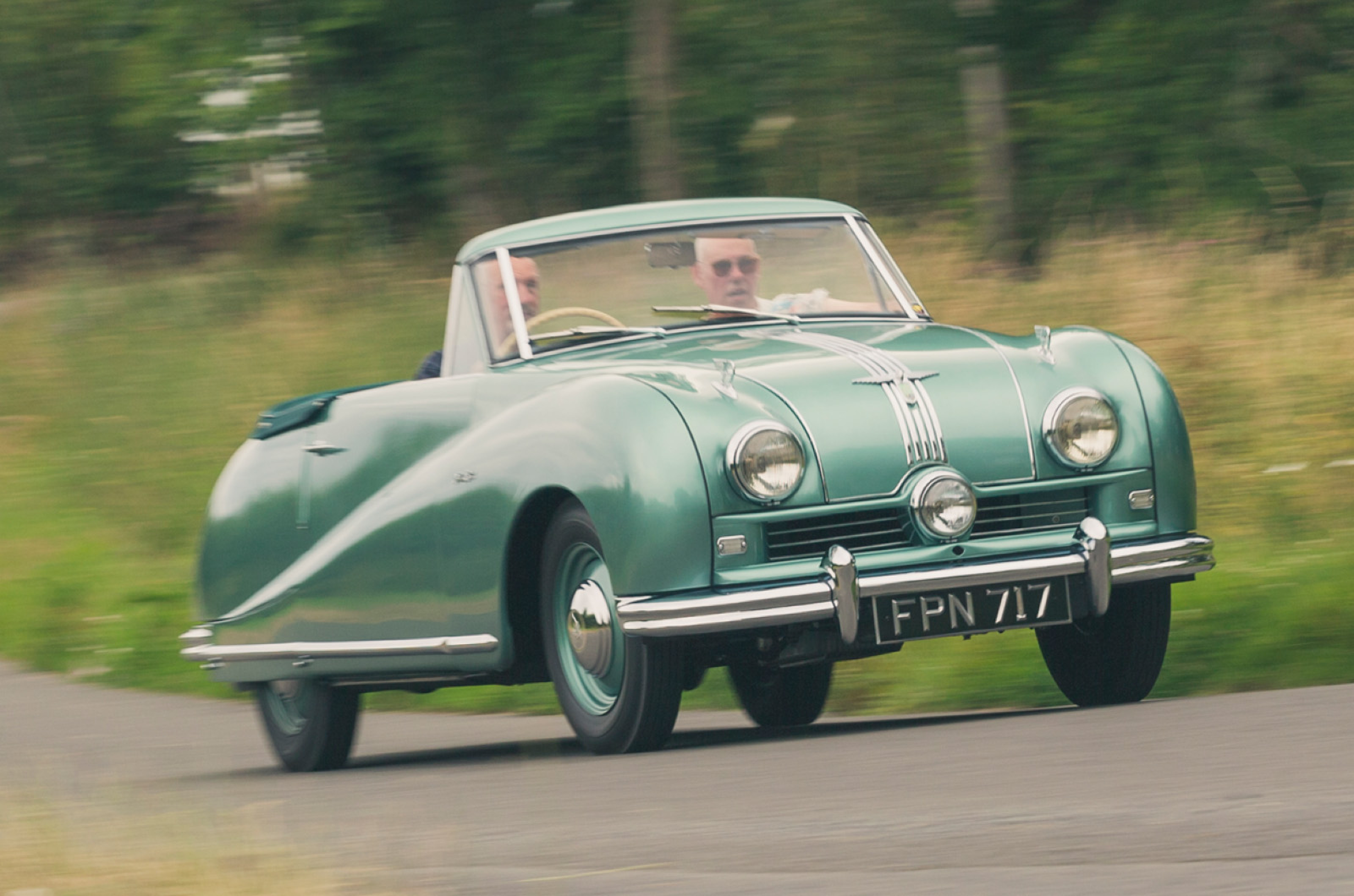 21 cars with centrally mounted headlights