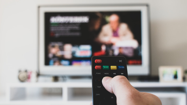 8 best uses for old flat-screen TVs