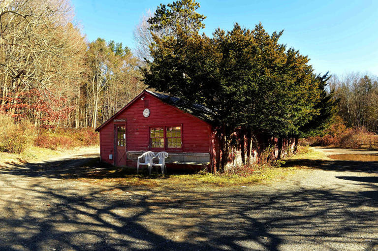 Landmark home for book worms in Bethany to close this spring after over ...