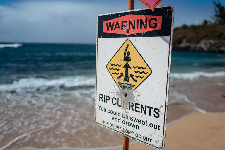 Swimmer dies amid high rip current risk as spring-breakers flock to ...