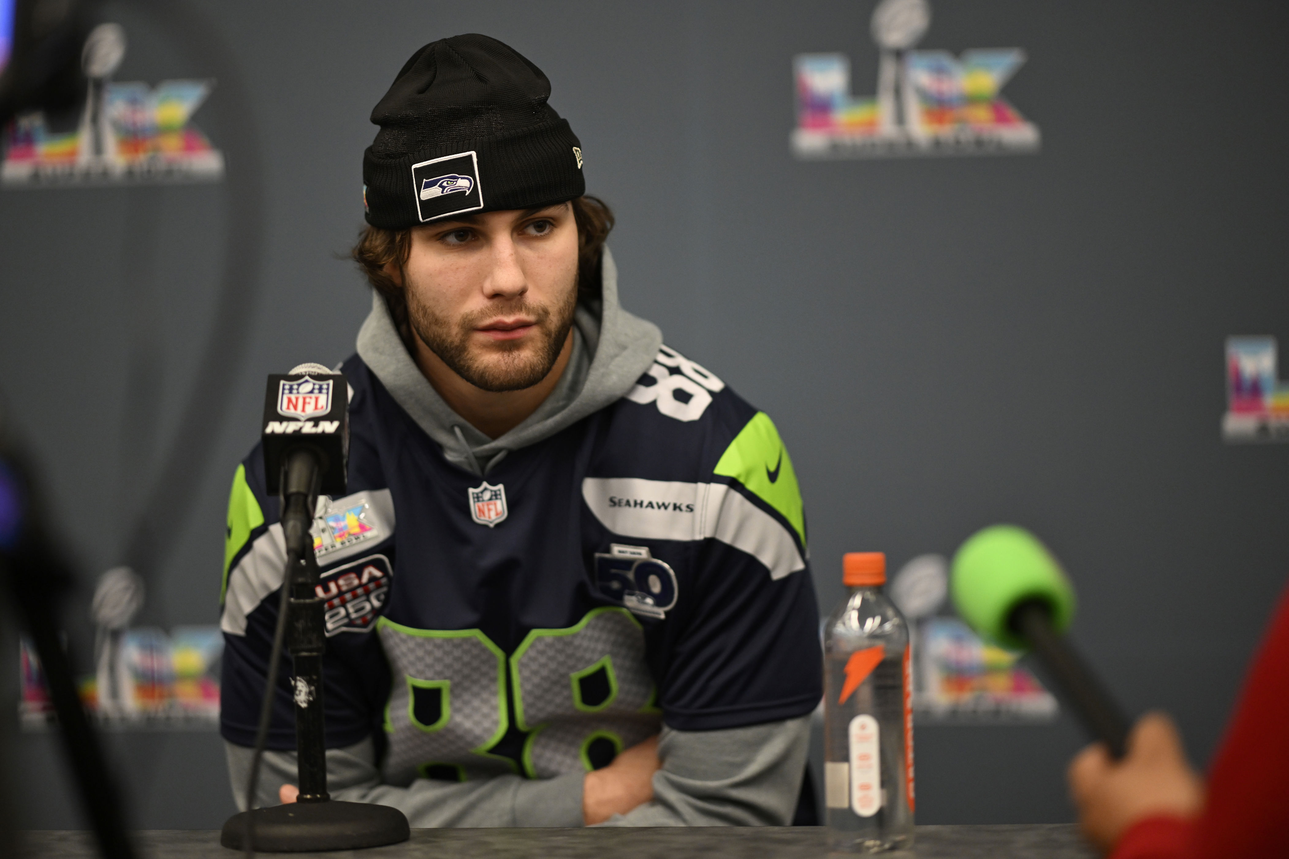 Seahawks TE AJ Barner emotionally reacts to Kenneth Walker news