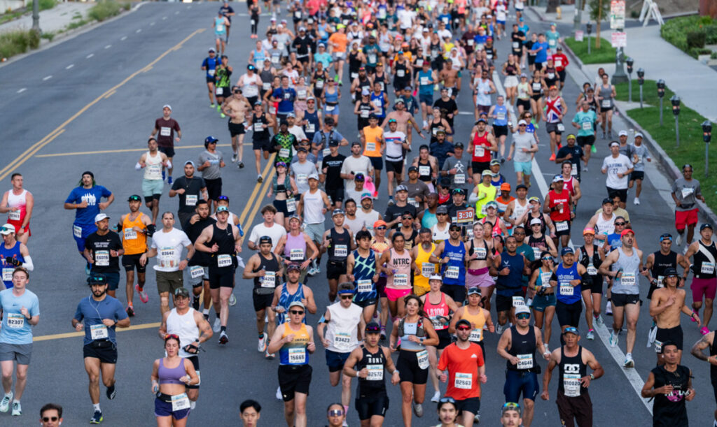 Watch the moment American runner Nathan Martin snatches victory at LA ...