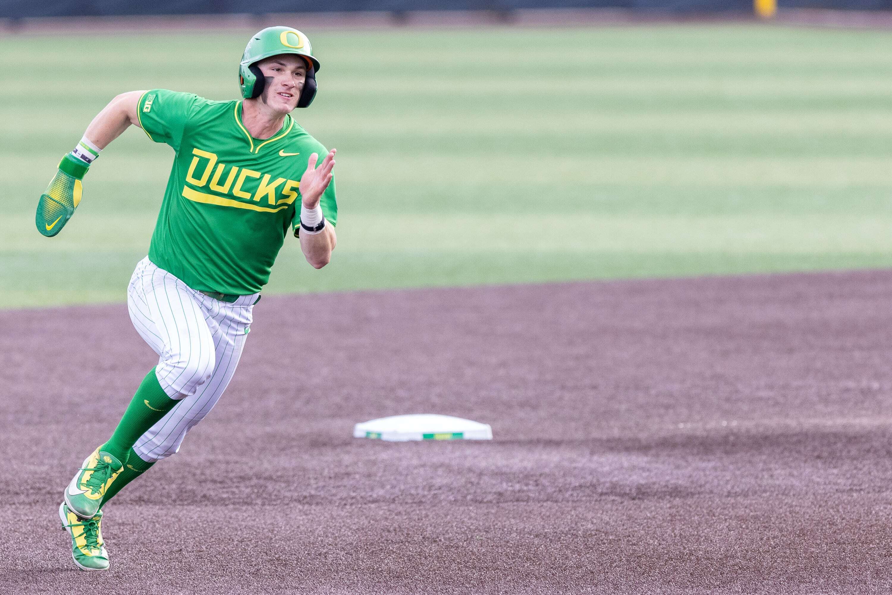 Oregon baseball weekly recap: Ducks open Big Ten play with series win ...