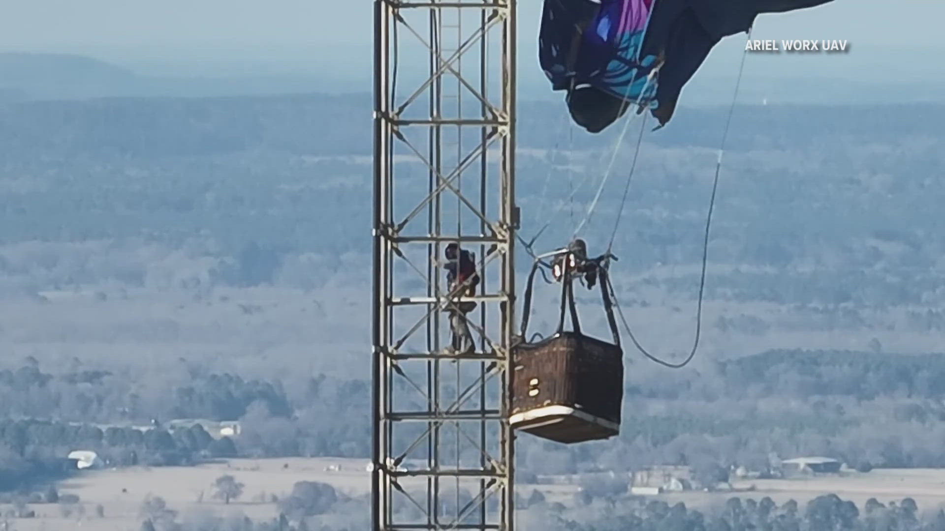 New 911 calls capture panic as hot air balloon crashes into Longview ...