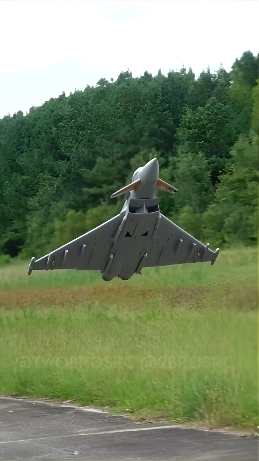 High alpha pass demonstration by Eurofighter Typhoon