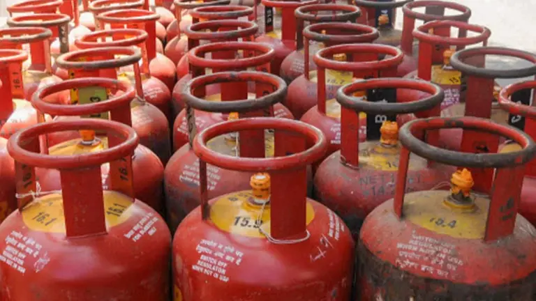 With commercial LPG supply restricted, coal stoves return in schools ...