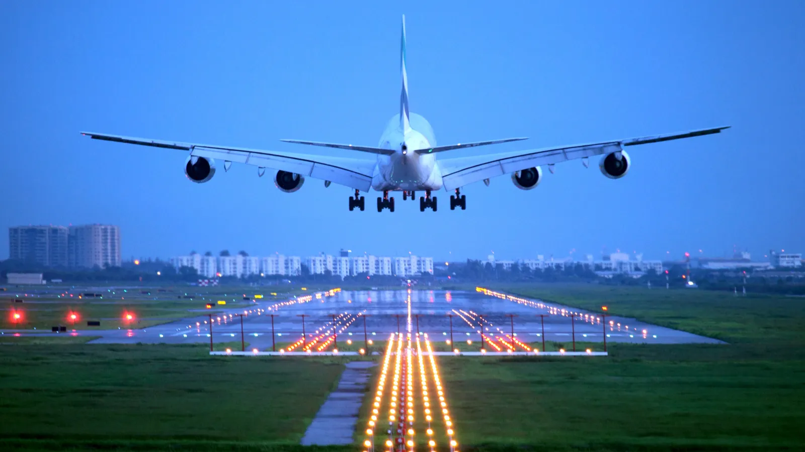 Feds say US flights are safe as new risks draw attention