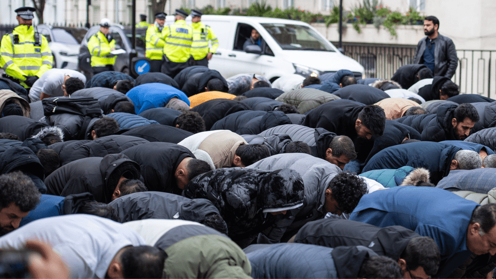Labour accused of appeasing 'sectarian voting bloc' as 'anti-Muslim ...