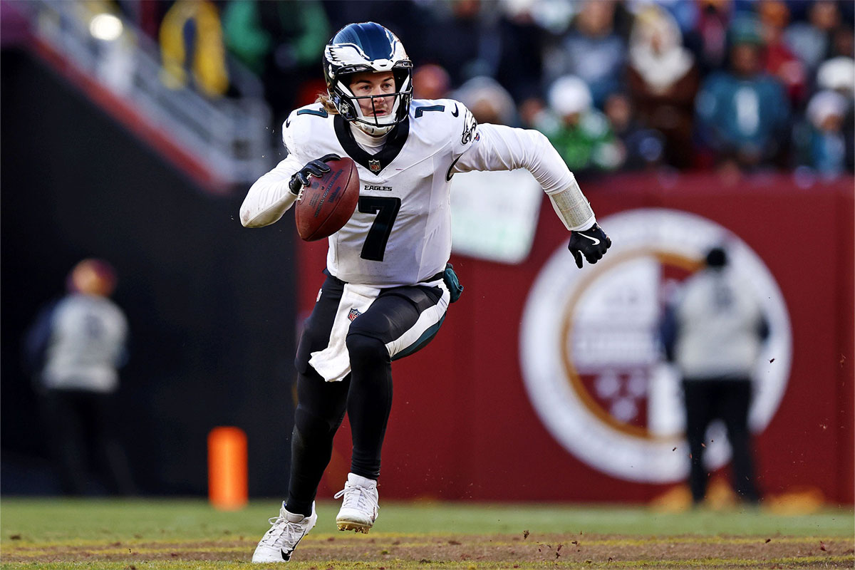Panthers land Kenny Pickett on a $7.5 million contract with Carolina