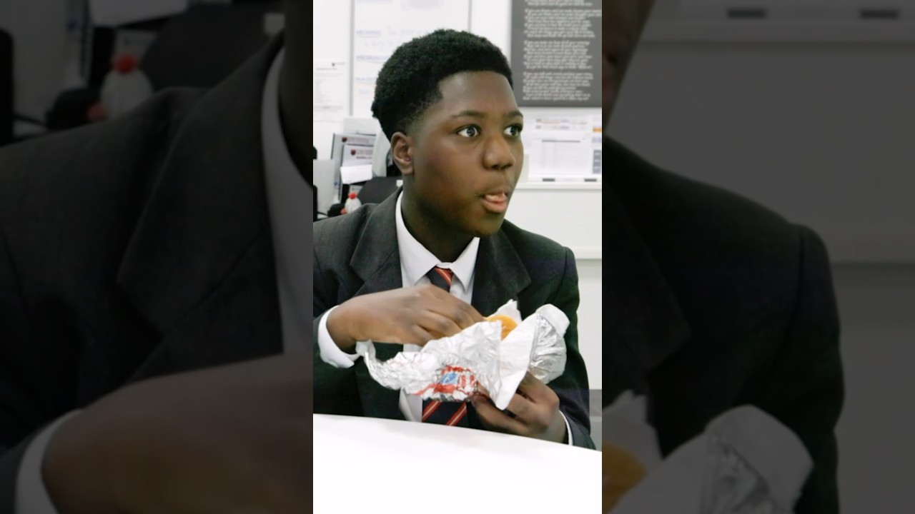 British teens try Wendy’s Baconator for the first time! 🇬🇧🍔