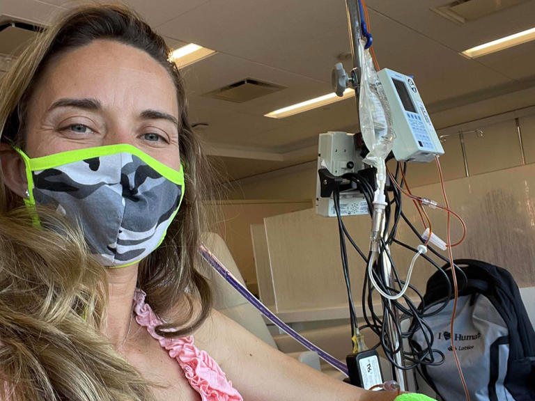 A mom in her 30s was diagnosed with stage 3 colorectal cancer after ...