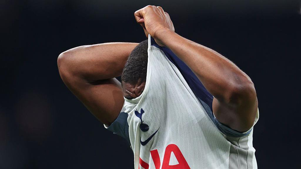 Spurs' perilous position 'unbelievable' - Redknapp