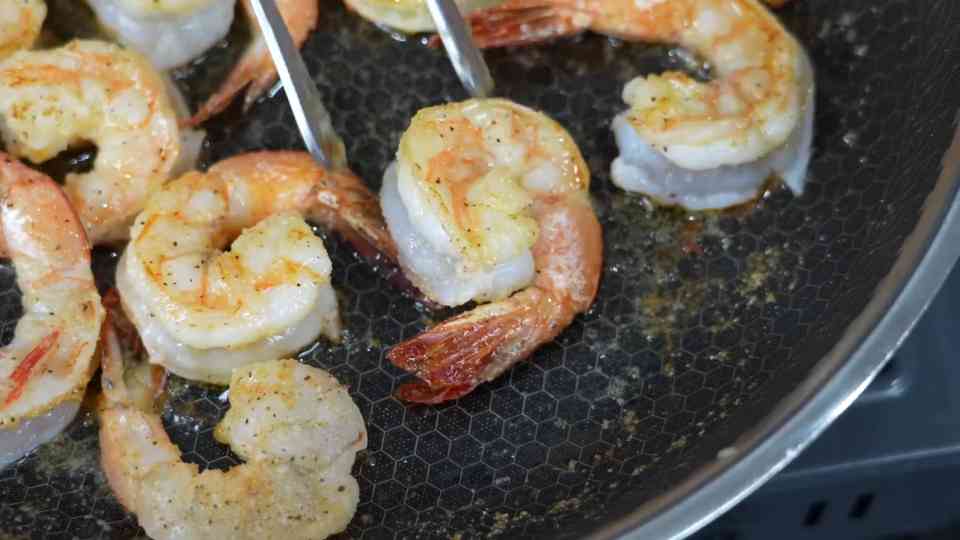 Simple shrimp scampi recipe with big flavor and easy steps