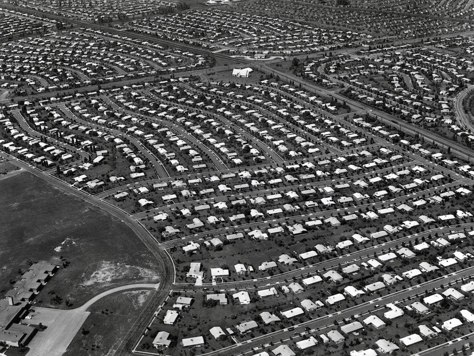 What 1950s neighborhood planners got right that builders abandoned later