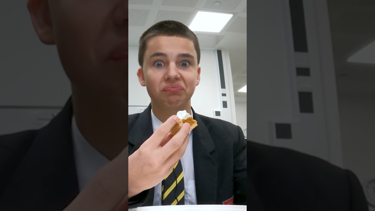 British students try pumpkin pie for the first time! Surprising reactions