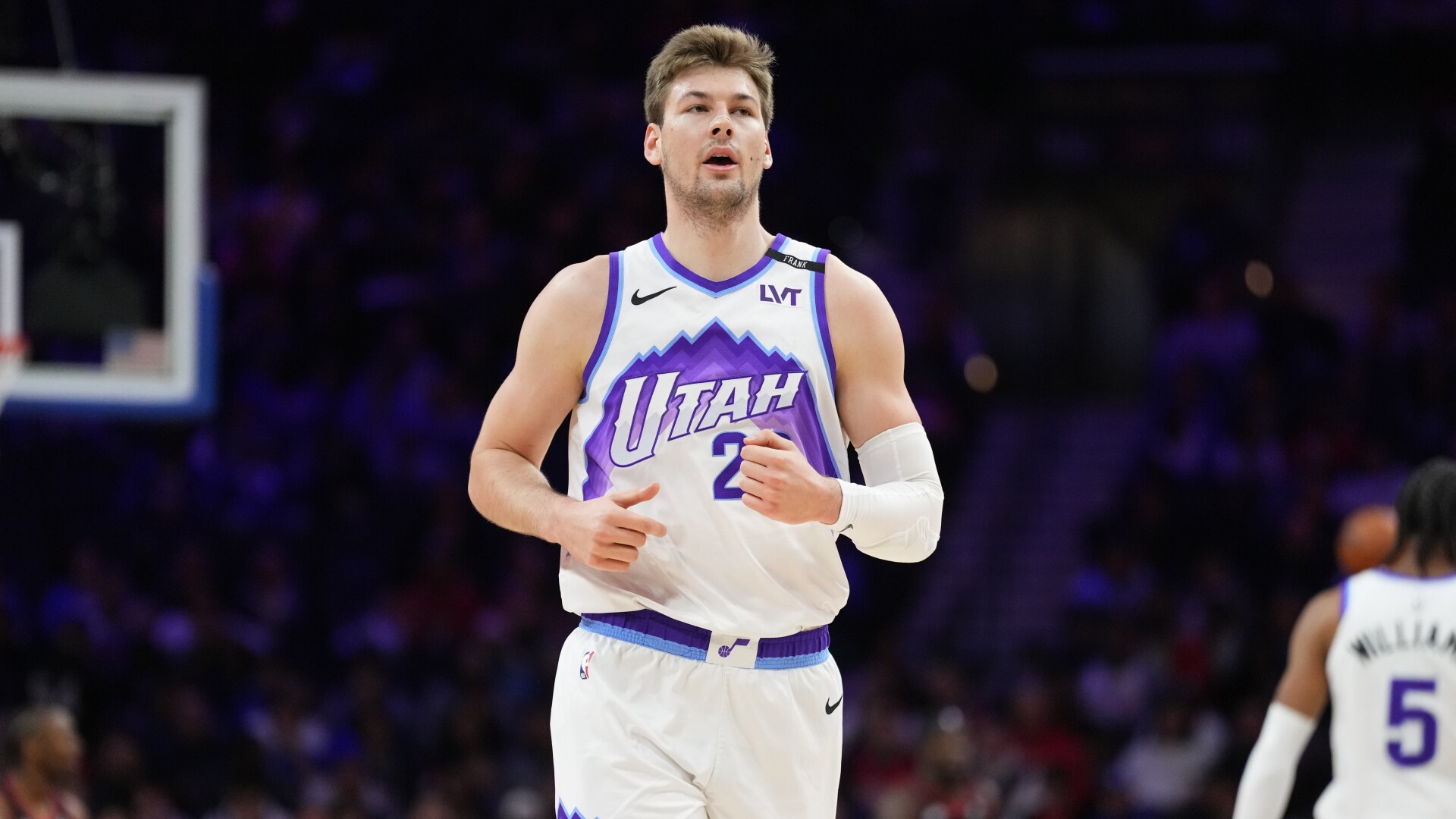 Fantasy basketball stock up, stock down: Kyle Filipowski shines for ...