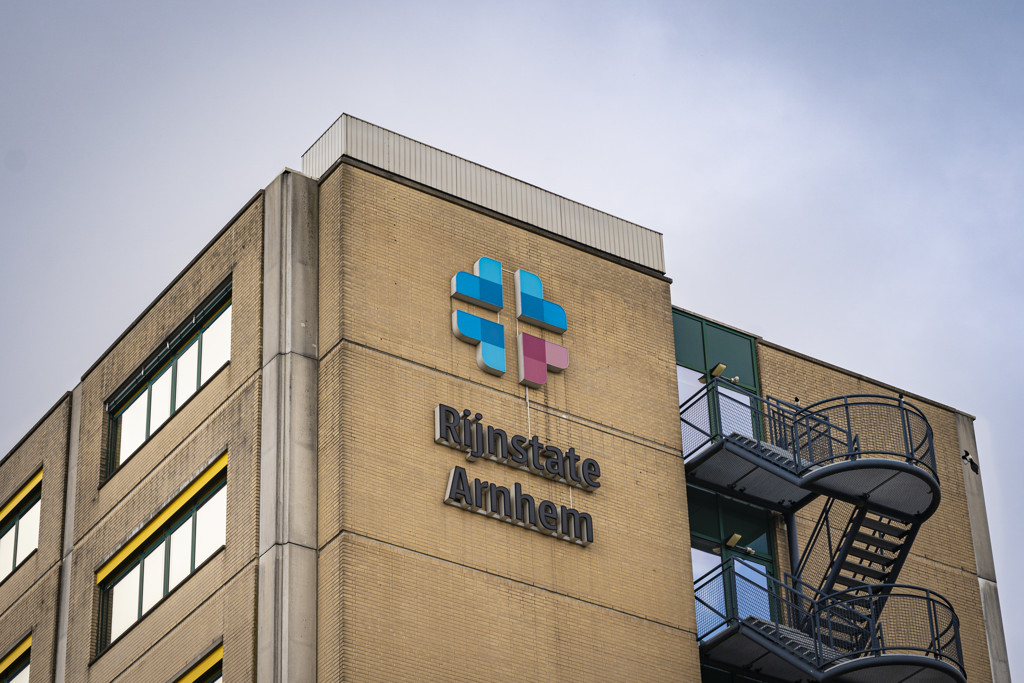 Oud-gynaecoloog Rijnstate verwekte zeker 16 donorkinderen met eigen zaad