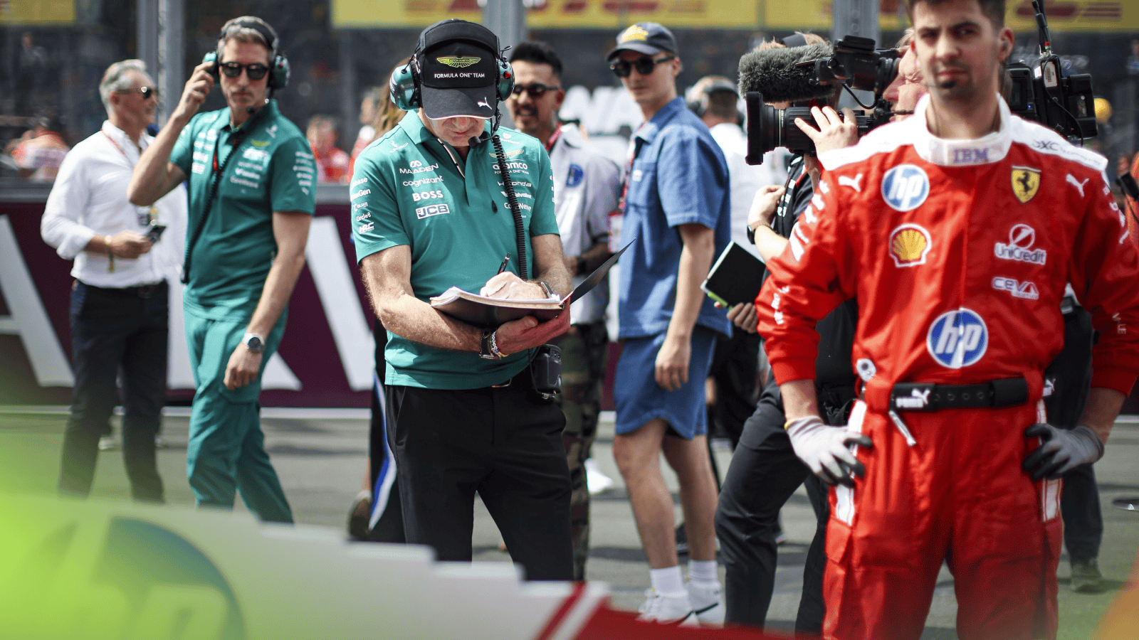 Adrian Newey inspects Lewis Hamilton’s Ferrari SF-26 at Australian ...