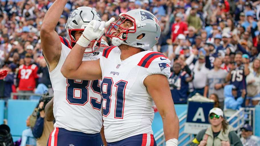 Potential options for Patriots after losing TE Austin Hooper