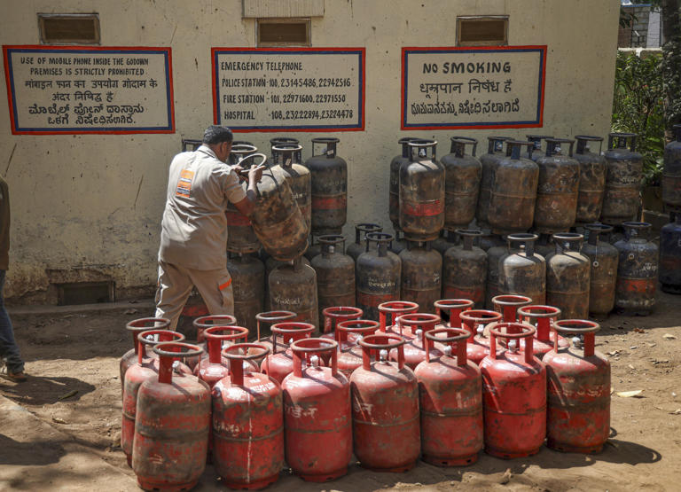 Govt rejigs gas allocation; LPG, CNG, piped cooking gas get top priority