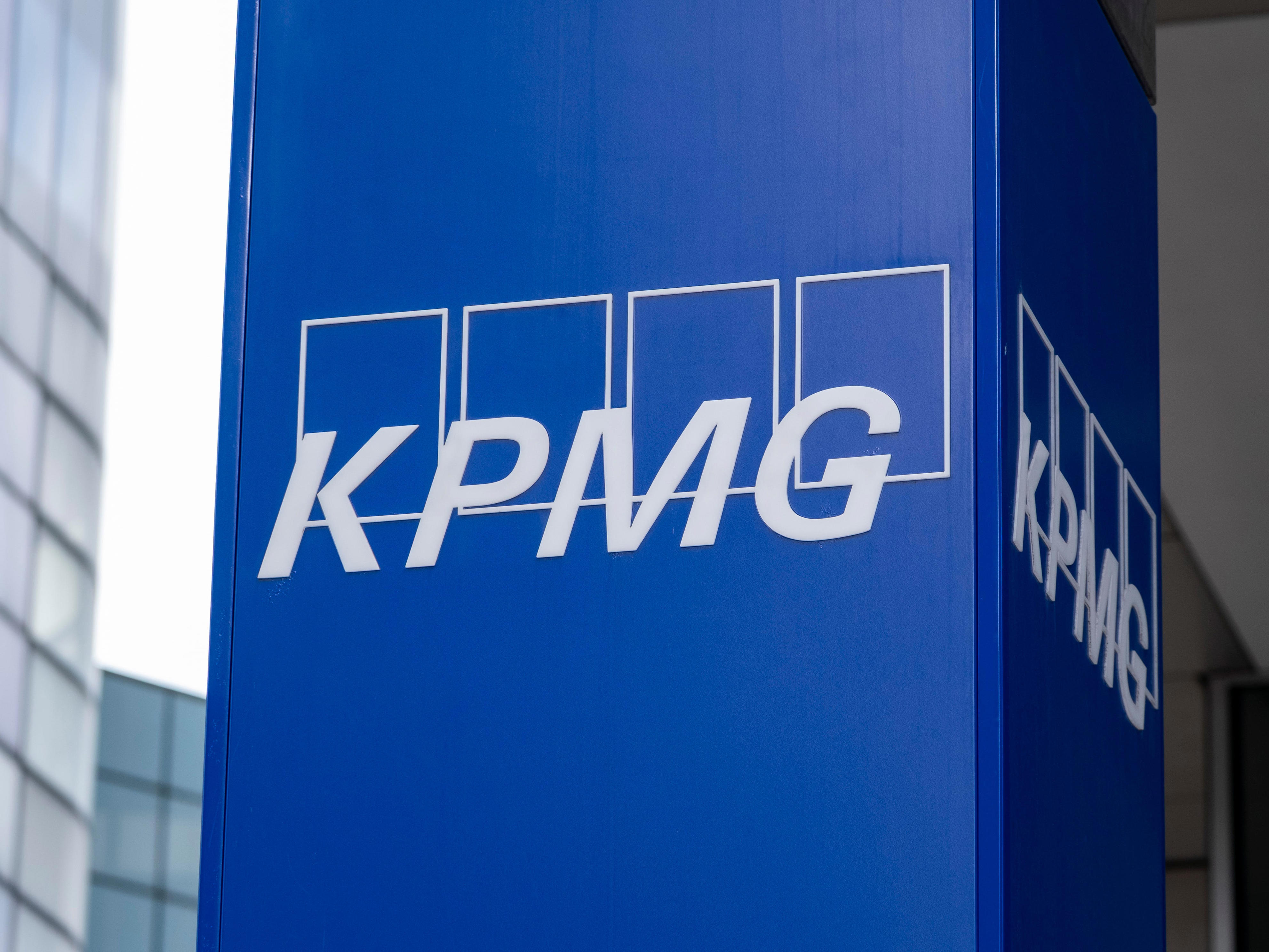 KPMG has a new way of pushing staff to make breakthroughs using AI ...