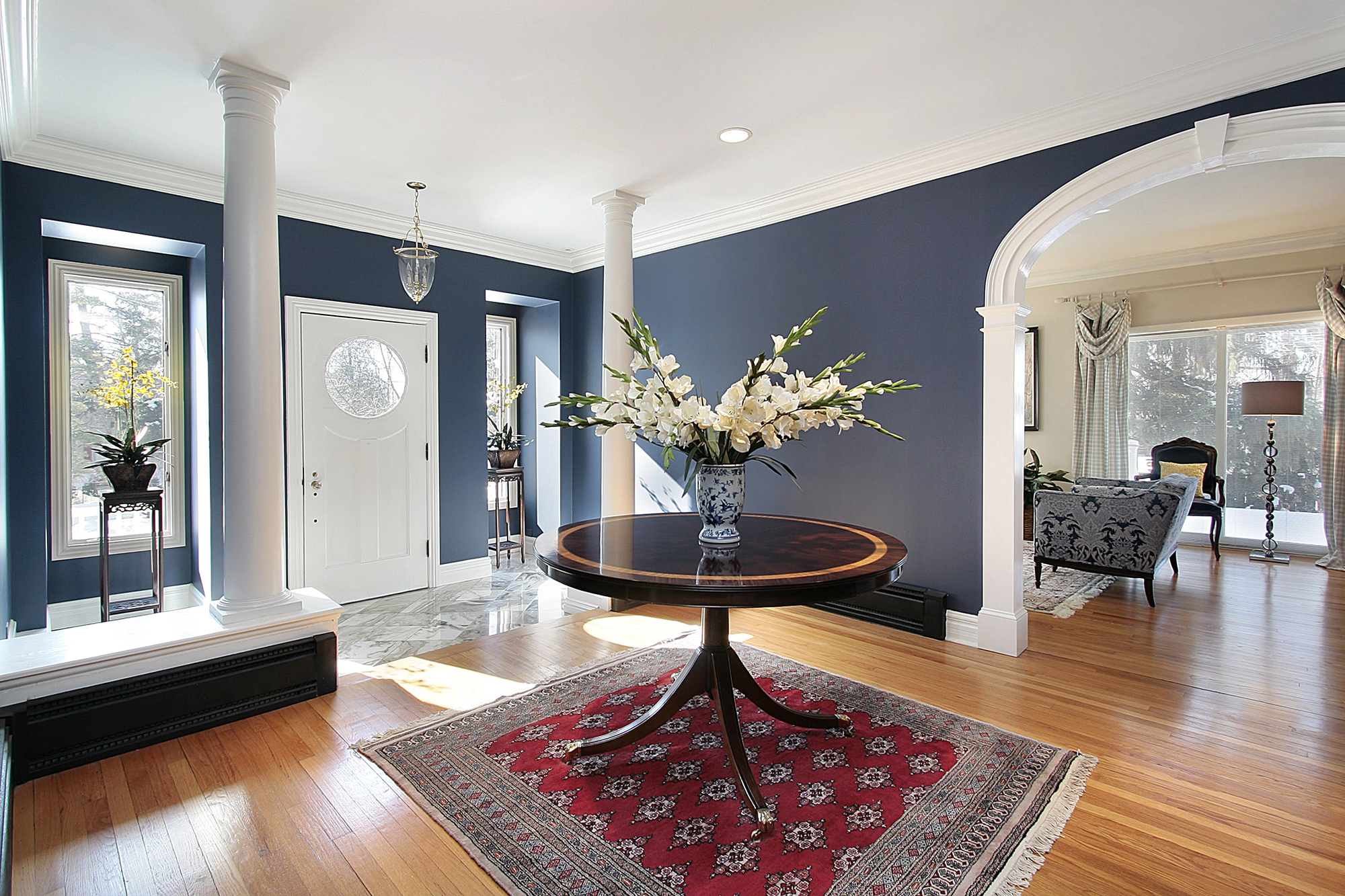 Maximalist entryway ideas for a bold first impression