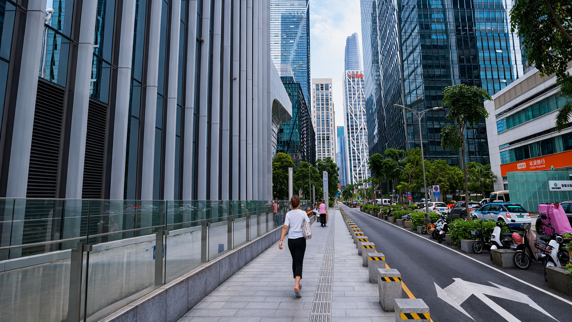 Wide Sidewalk Built So Pedestrians Move Safely China