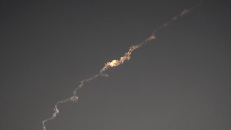 Falling meteorite smashes hole in roof of German house after ...