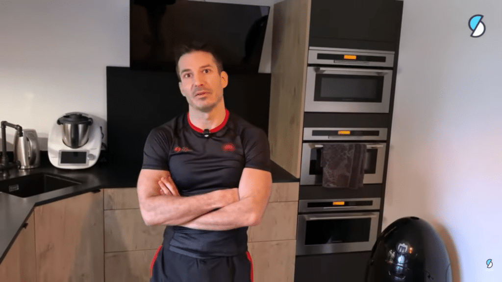 Jérémy Ferrari a sauvé ses parents qui avaient tout perdu : la maison ...