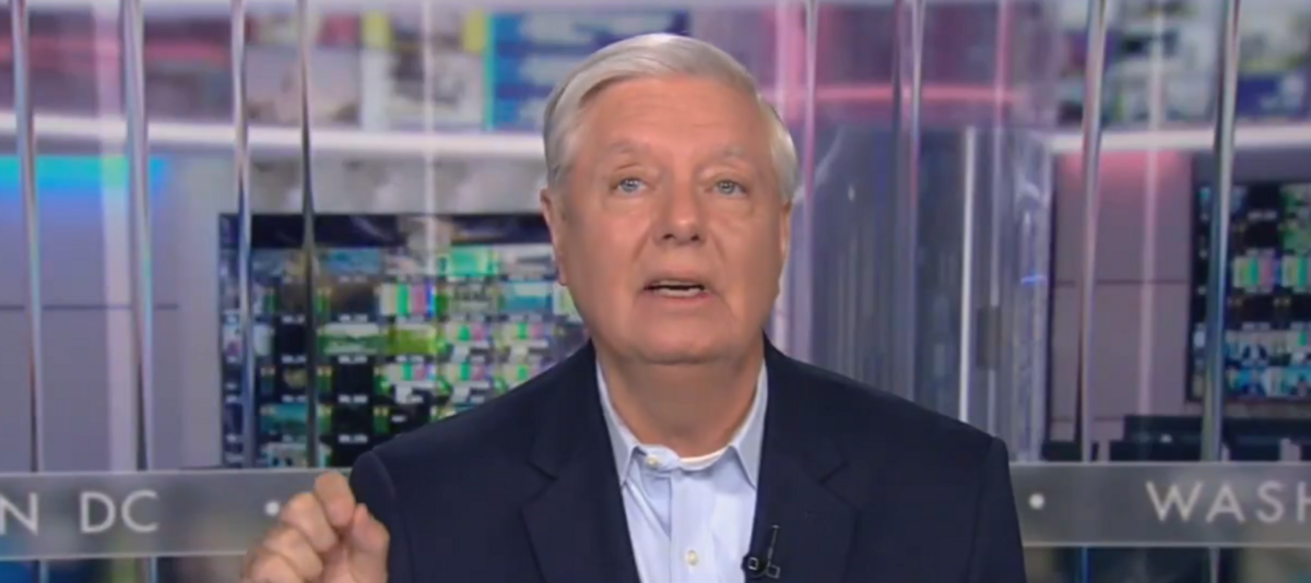 Fox News viewers turn on Lindsey Graham as they ask 'is this lunatic ...