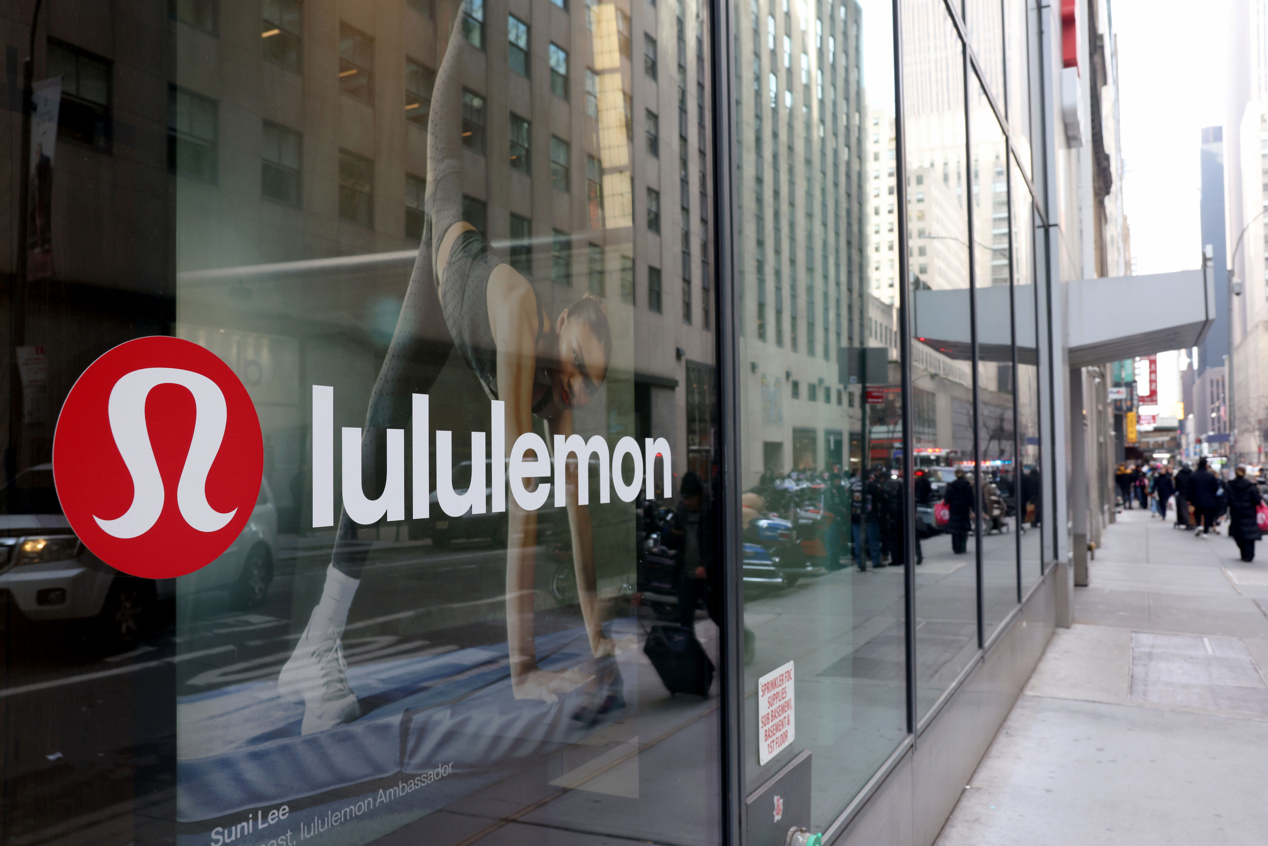 New Amex offer: Save $25 at Lululemon [Targeted]