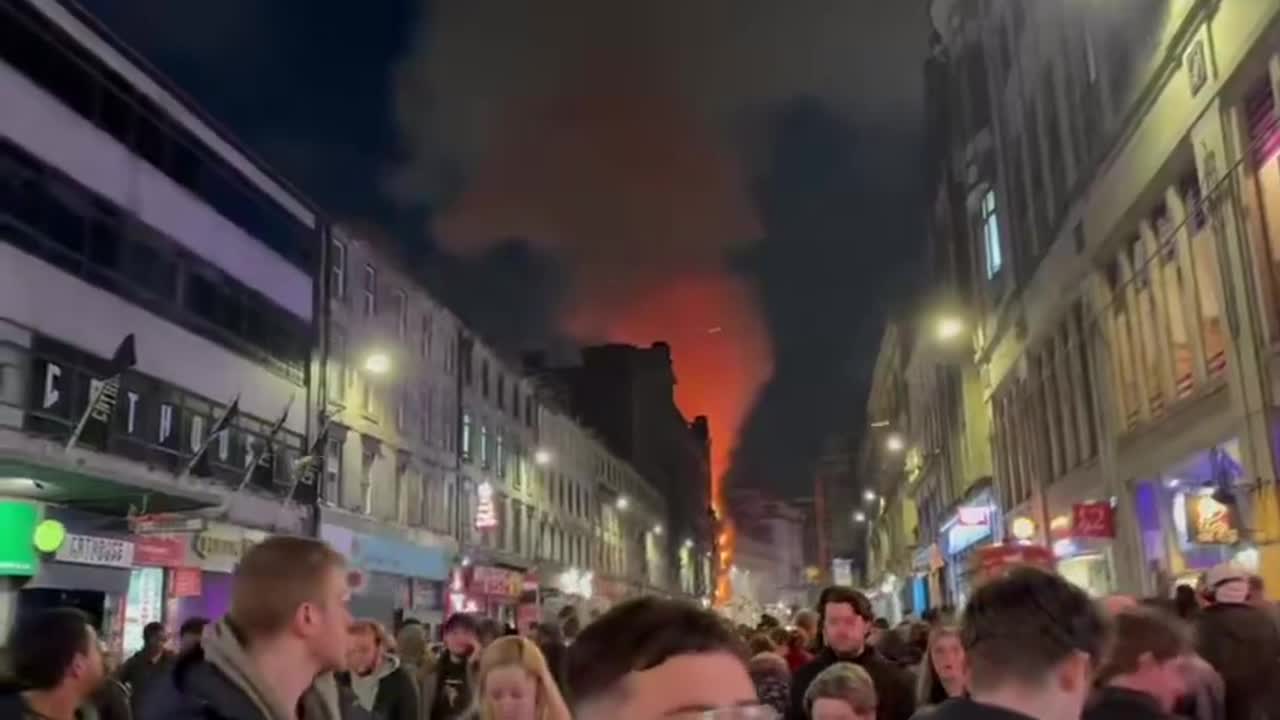 Fire engulfs historic building near Glasgow Central Station