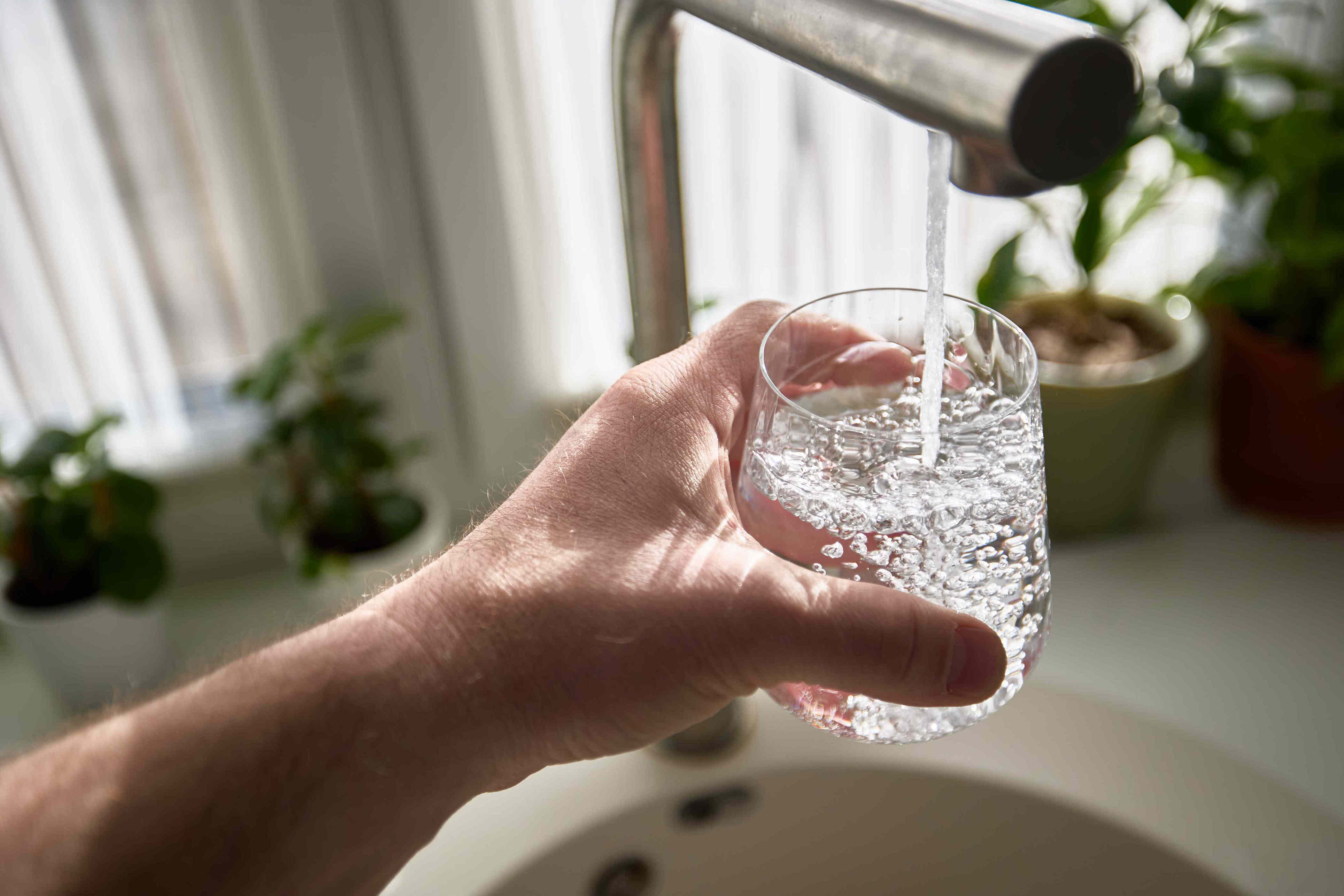 The best times to drink water for hydration, digestion, and appetite ...