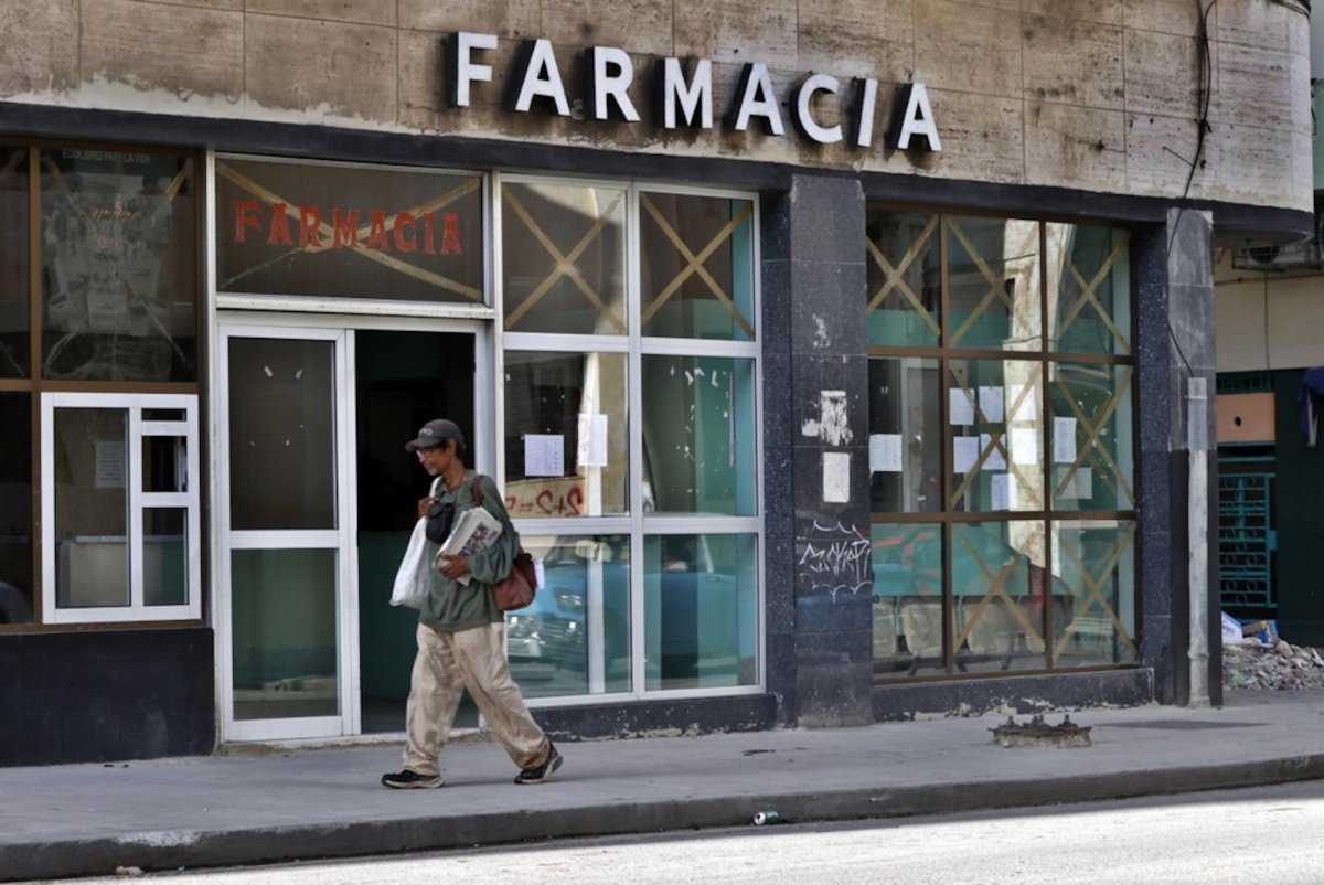 Cuban state pharmacy accused of dispensing expired HIV drugs