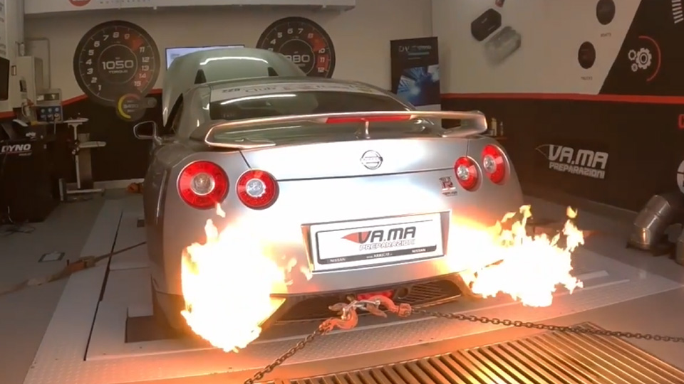 Nissan GT-R dyno session with forged engine build