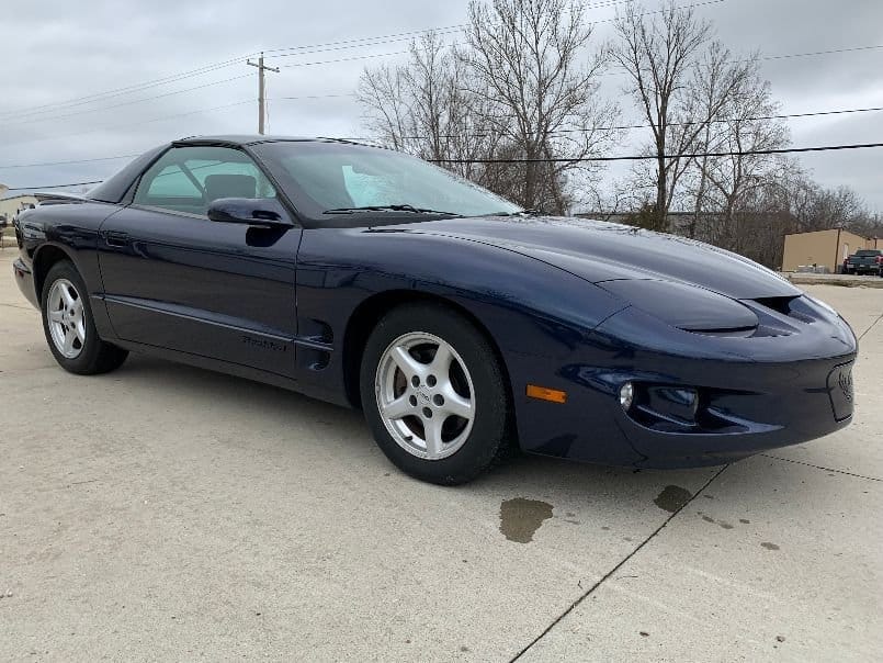 Low-mileage 1999 Pontiac Firebird coupe highlights late-era performance ...